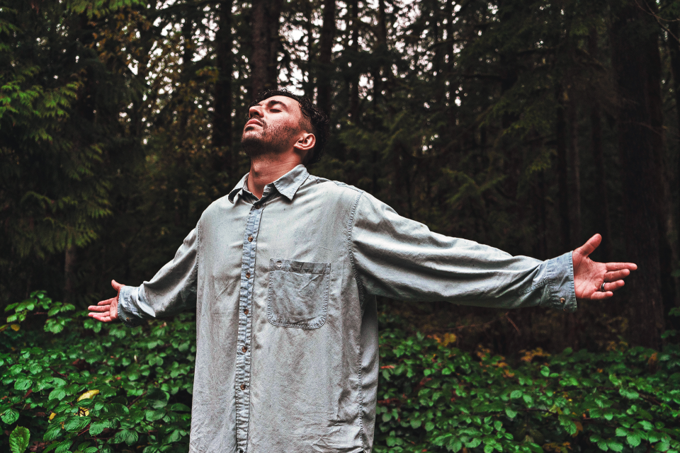 George Dickinson Reveals His 3 favorite most Music Genres – Maxed HipHop